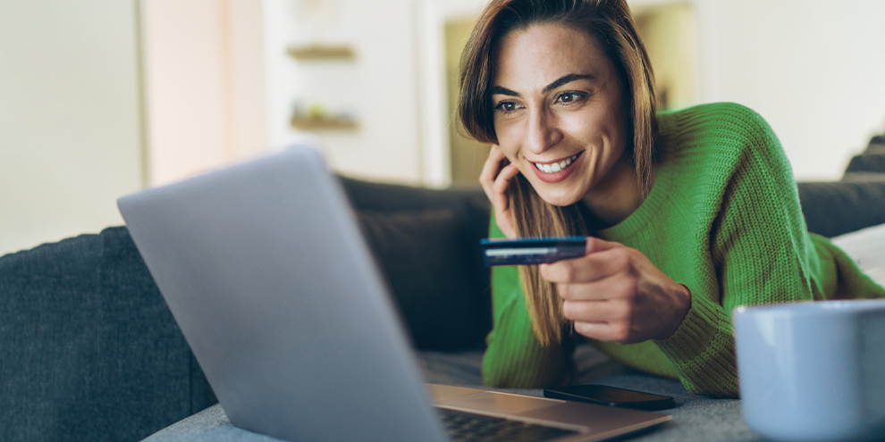 Процес по обновяване на банкови карти на Банка ДСК